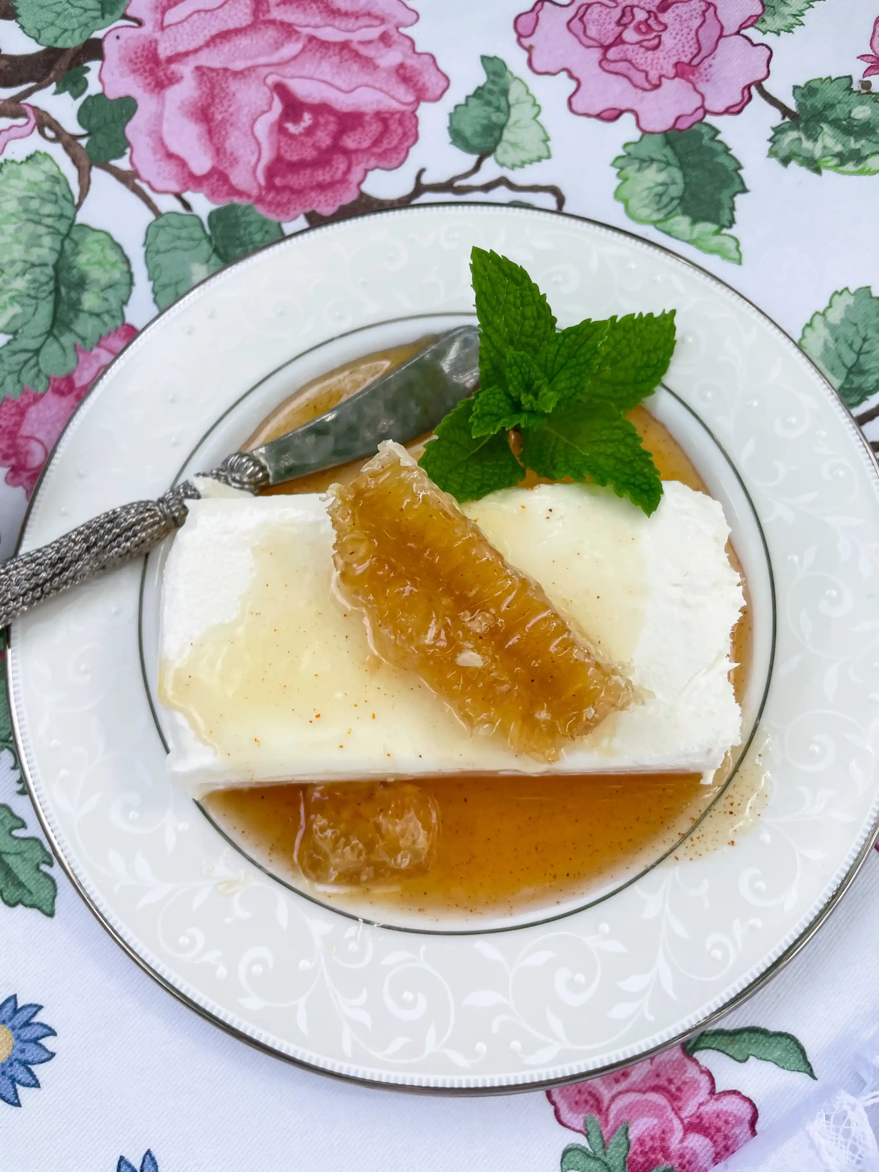 Ultimate Honey Cream Cheese Dessert Recipes You Need | yummyhealthydesserts